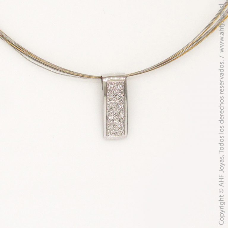 Colgante rectangular con engaste pavé – AHF Joyas